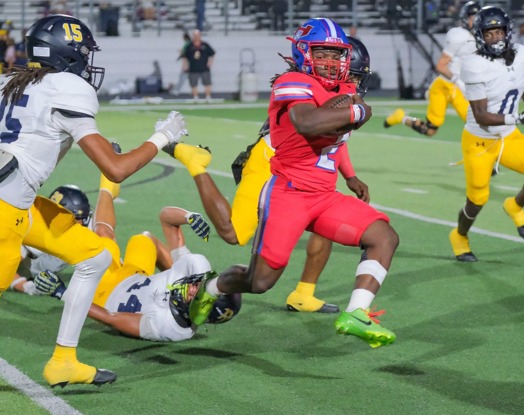 Football: Pine Tree powers past Henderson, 49-21 | The Henderson News