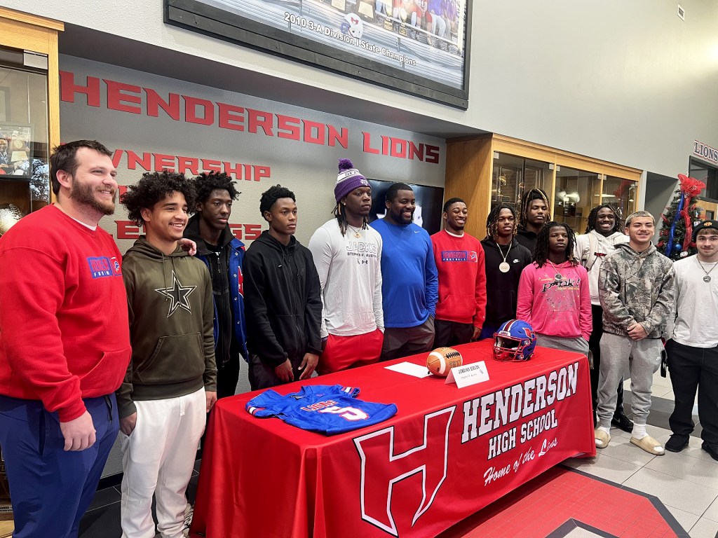 Henderson’s Jordan Ervin signs for SFA | The Henderson News