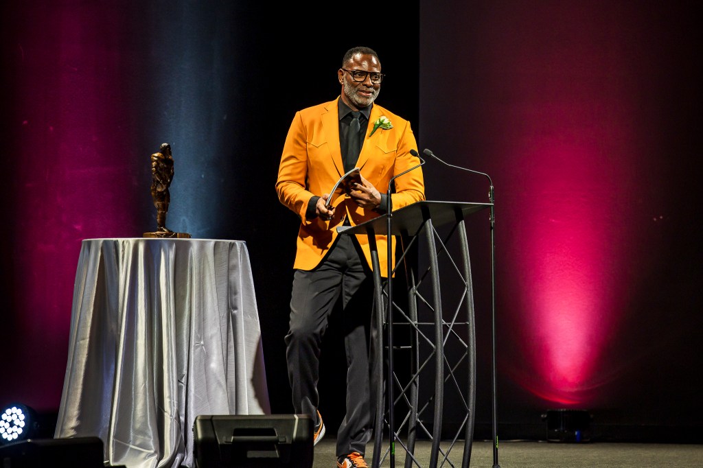 Crowning Achievement: Haynes King, Joe Greene honored by Earl Campbell ...